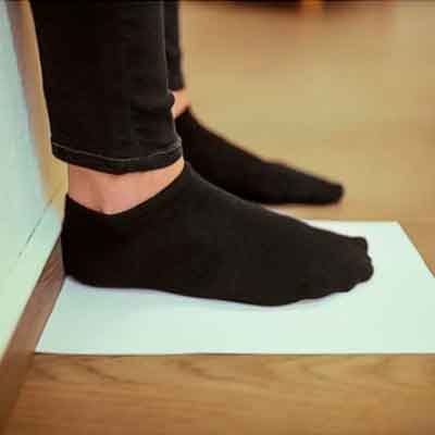 FeetSizr | Scan your feet with your phone and get the right size